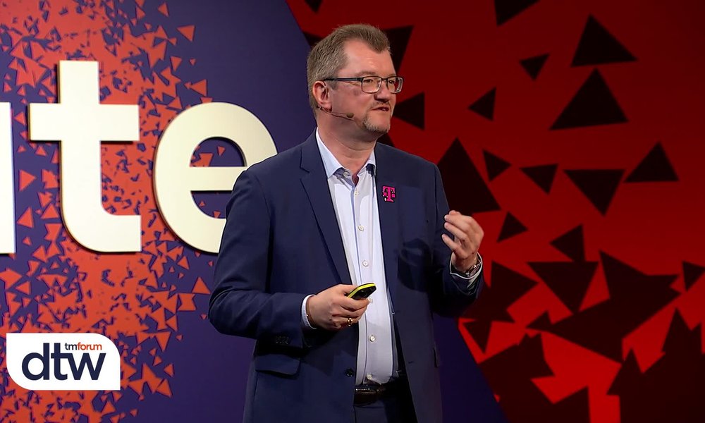 Turning Customers and Developers into fans: Peter Leukert